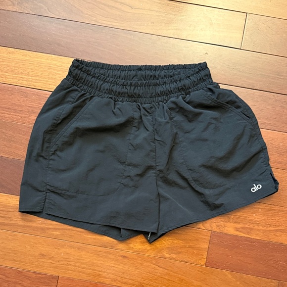 ALO Yoga | Shorts | Alo Yoga Womens Alumni Shorts | Poshmark